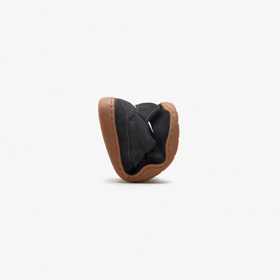 Pyopp Fledge Pada - Black On Gum – Barefoot Shoes Australia